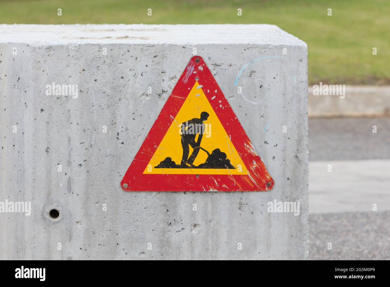 Triangular construction sign Stock Photo - Alamy