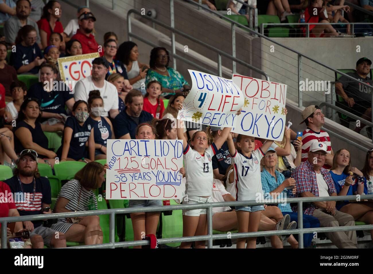 Stadium young fans hi-res stock photography and images - Alamy