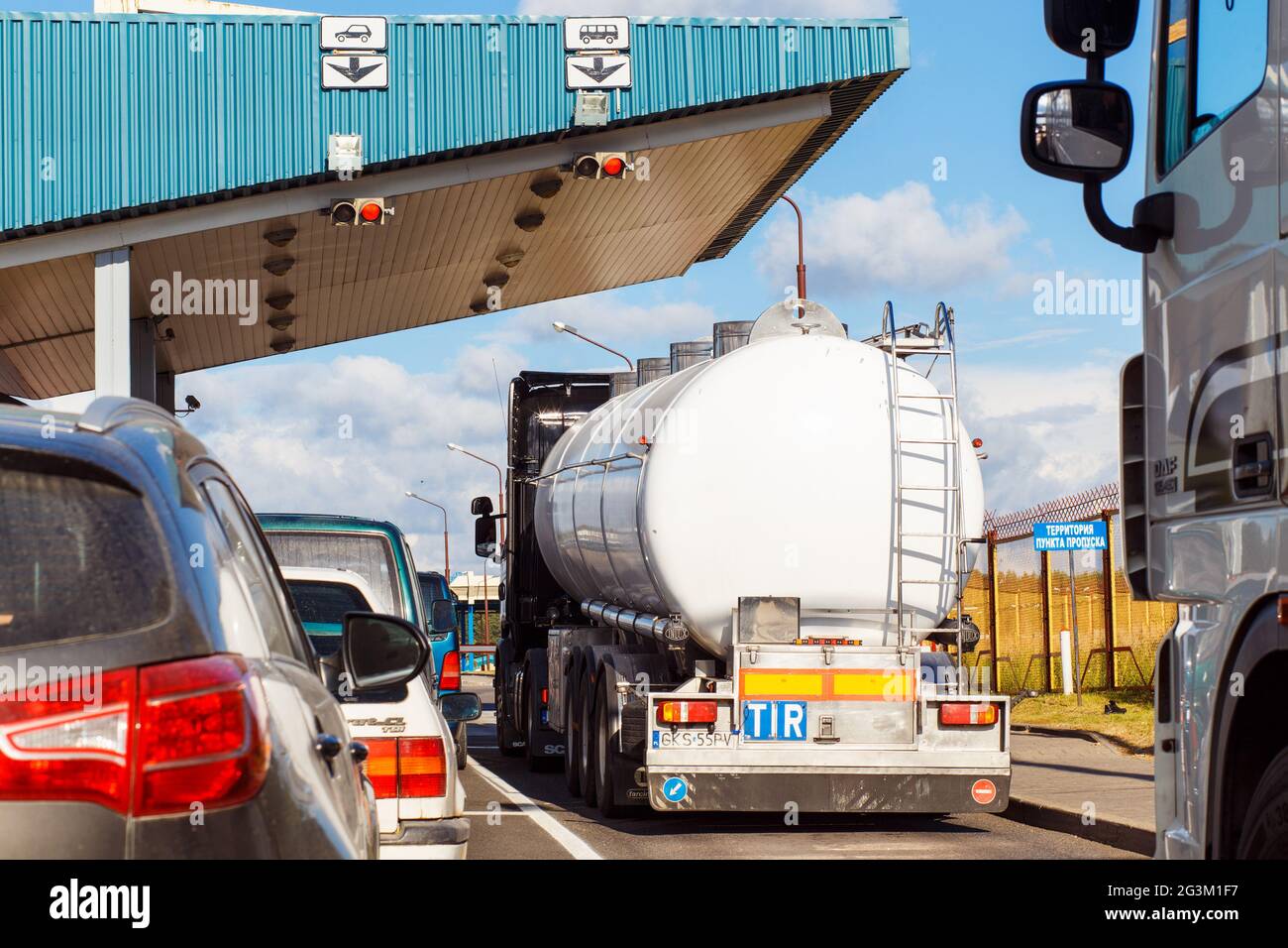 The international border checkpoint Bruzgi Stock Photo - Alamy