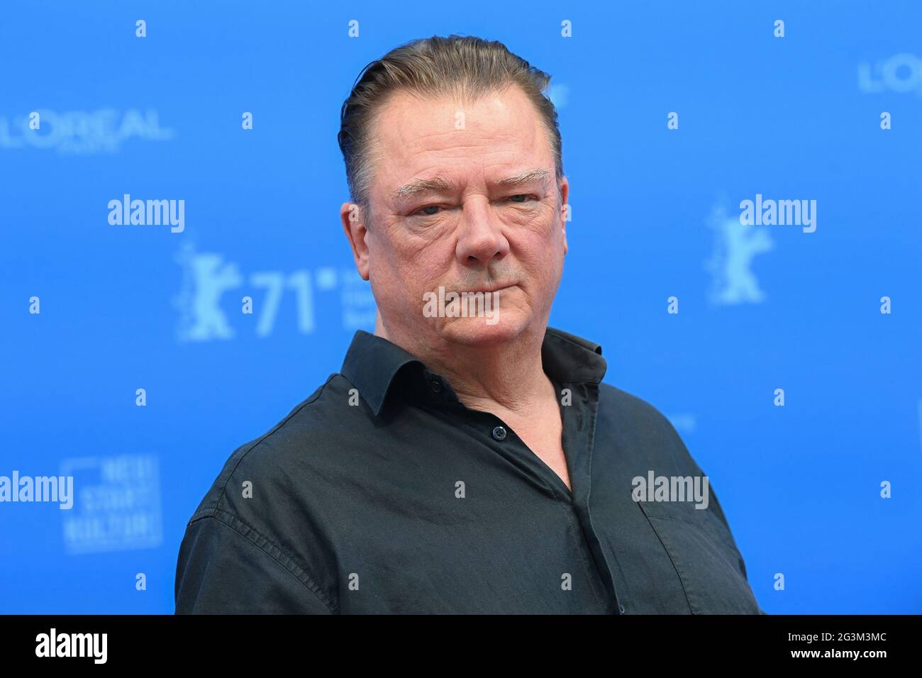 16 June 2021, Berlin: Actor Peter Kurth comes to the film premiere of the movie "Nebenan" (Next ...