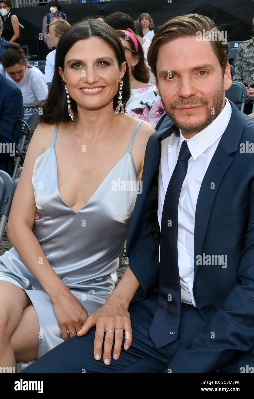 16 June 2021, Berlin: The director and actor Daniel Brühl and his wife ...