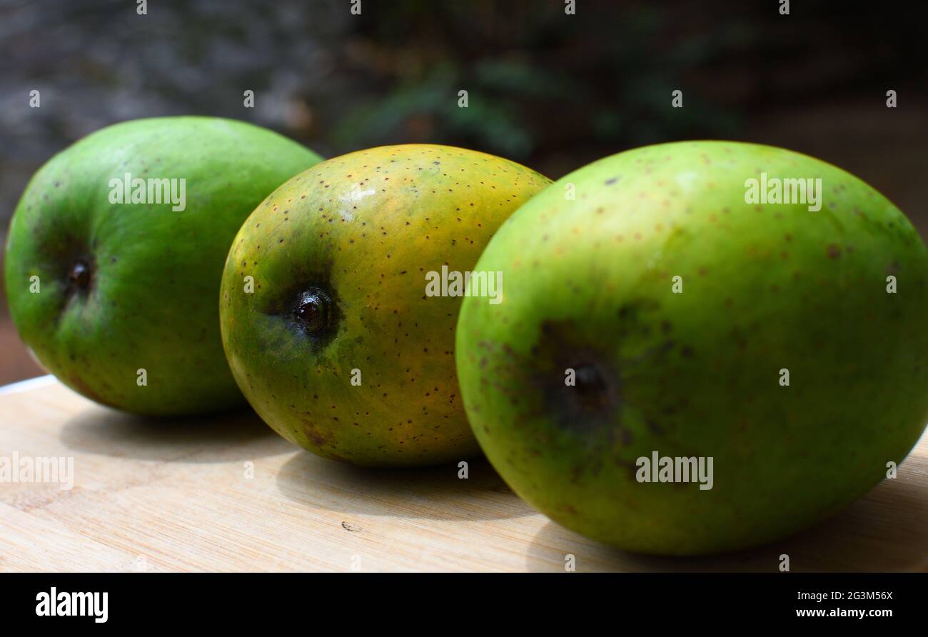 Mango skin hi-res stock photography and images - Alamy