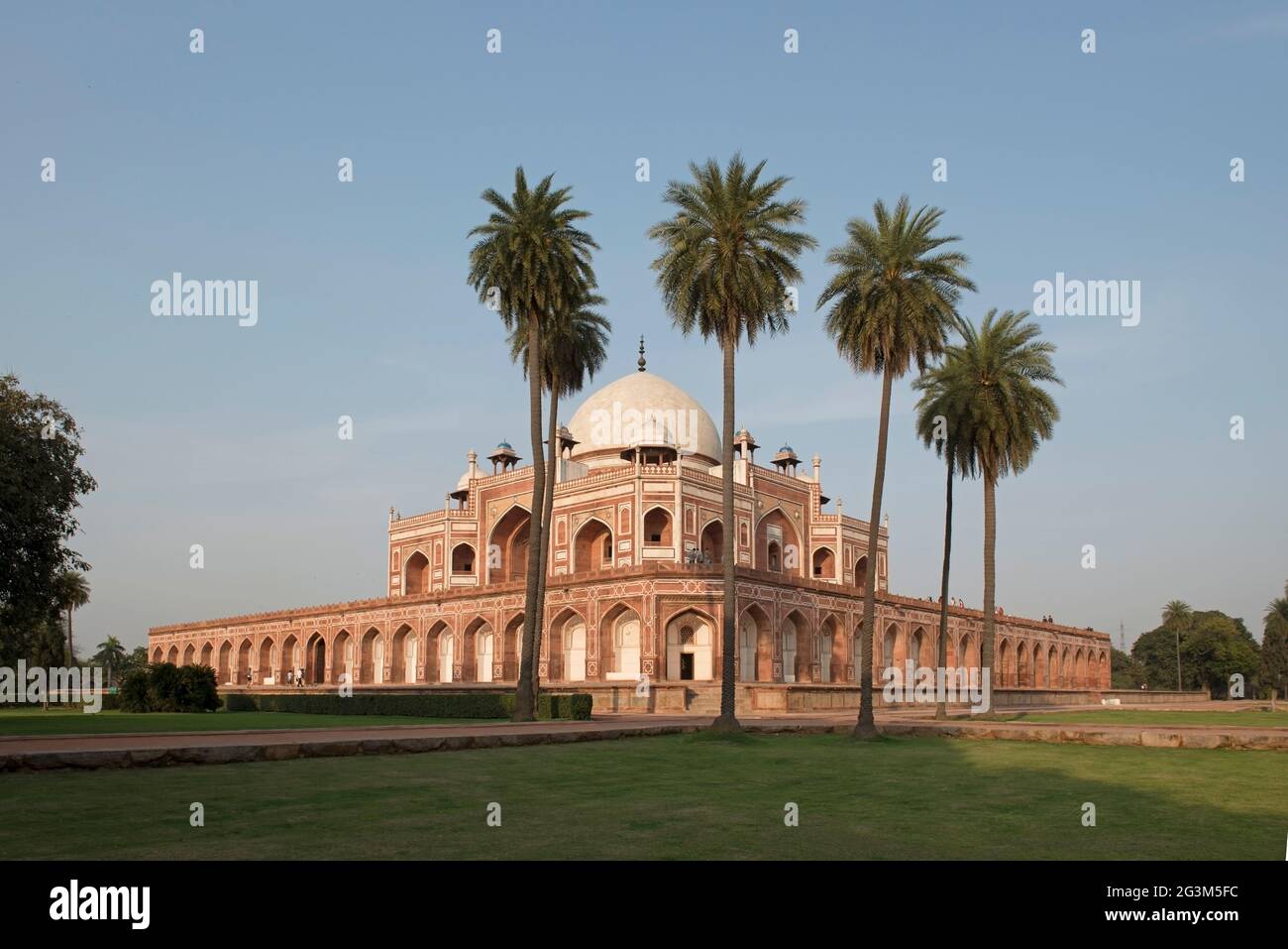 Humayun's Tomb, New Delhi, India. Second ruler of the Mughal Dynasty ...