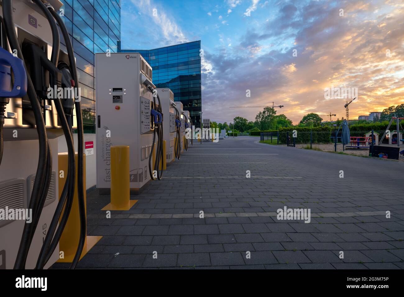 Office building vehicle charging hi-res stock photography and images ...
