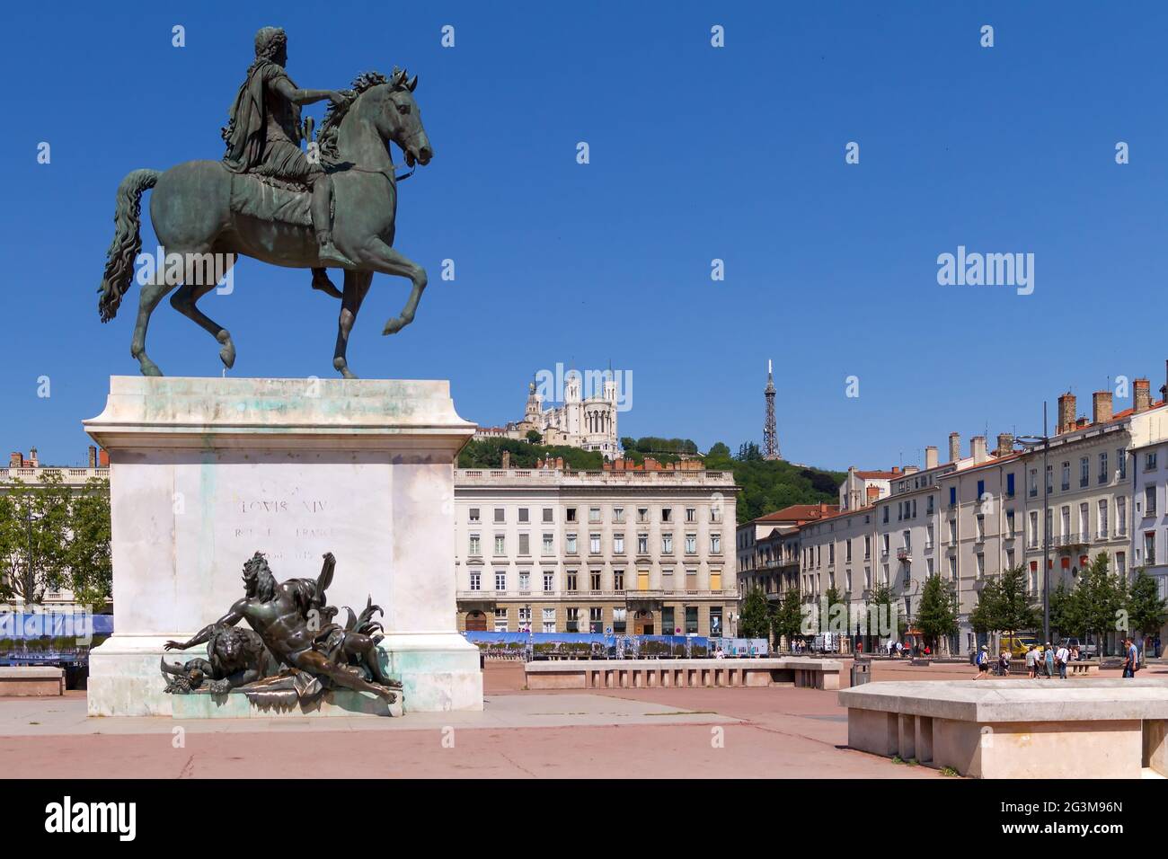 Lyon statue hi-res stock photography and images - Alamy