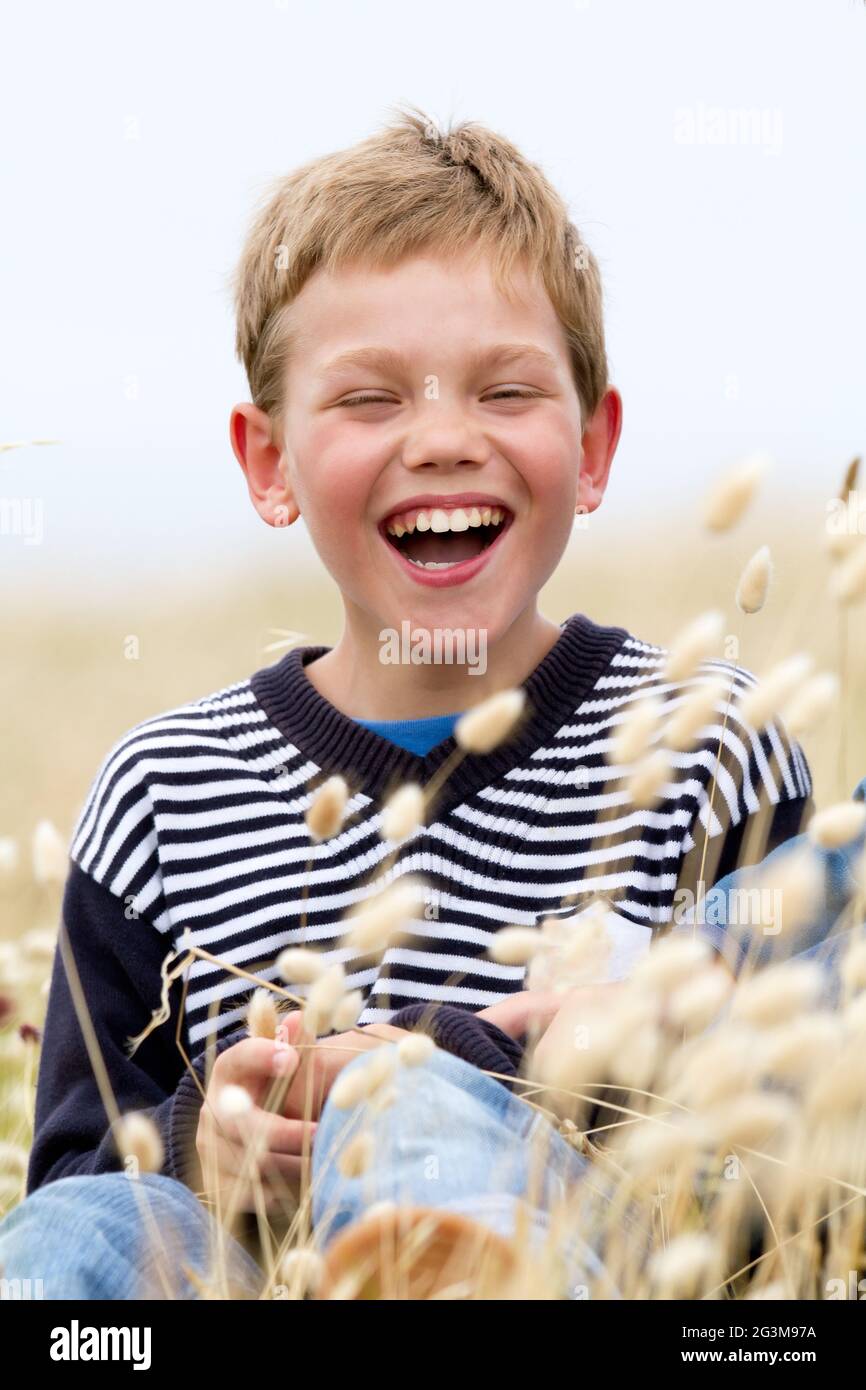 Child laughing hi-res stock photography and images - Alamy