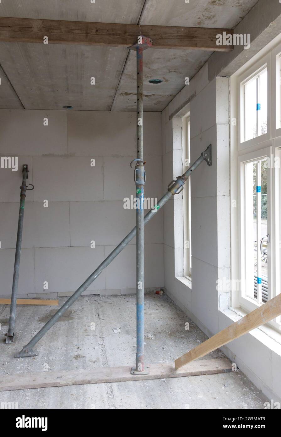 Building site with house under construction - Keeping everything in ...