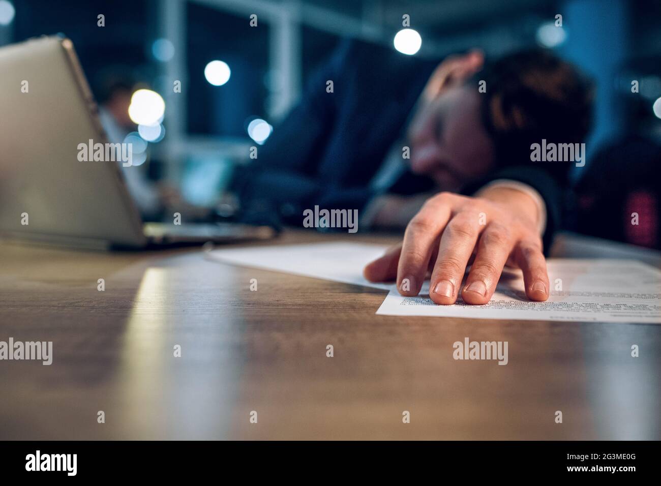 Young table hi-res stock photography and images - Alamy