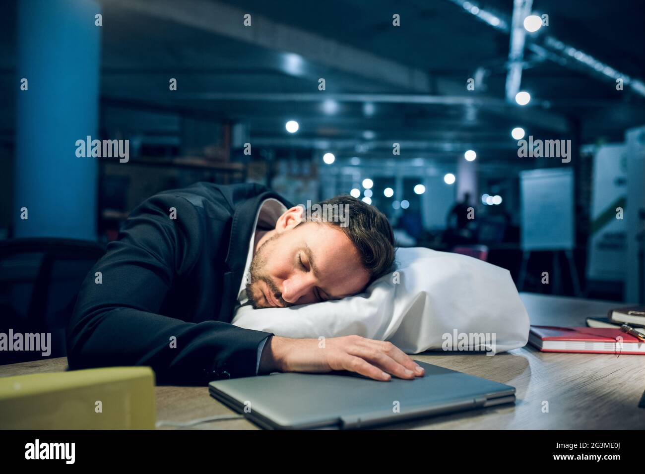 Sleeping on table hi-res stock photography and images - Alamy