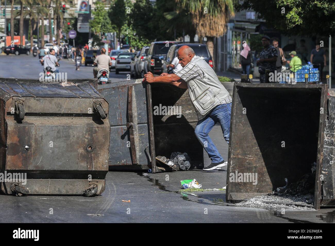 Beirut trash hi-res stock photography and images - Alamy