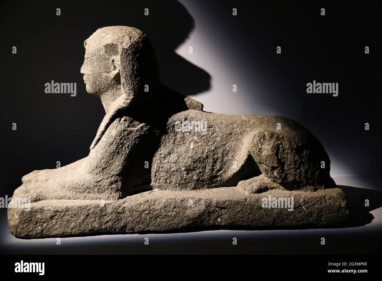 FRANCE PARIS (75) EXPOSURE TO THE ARAB WORLD INSTITUTE, OSIRIS ...