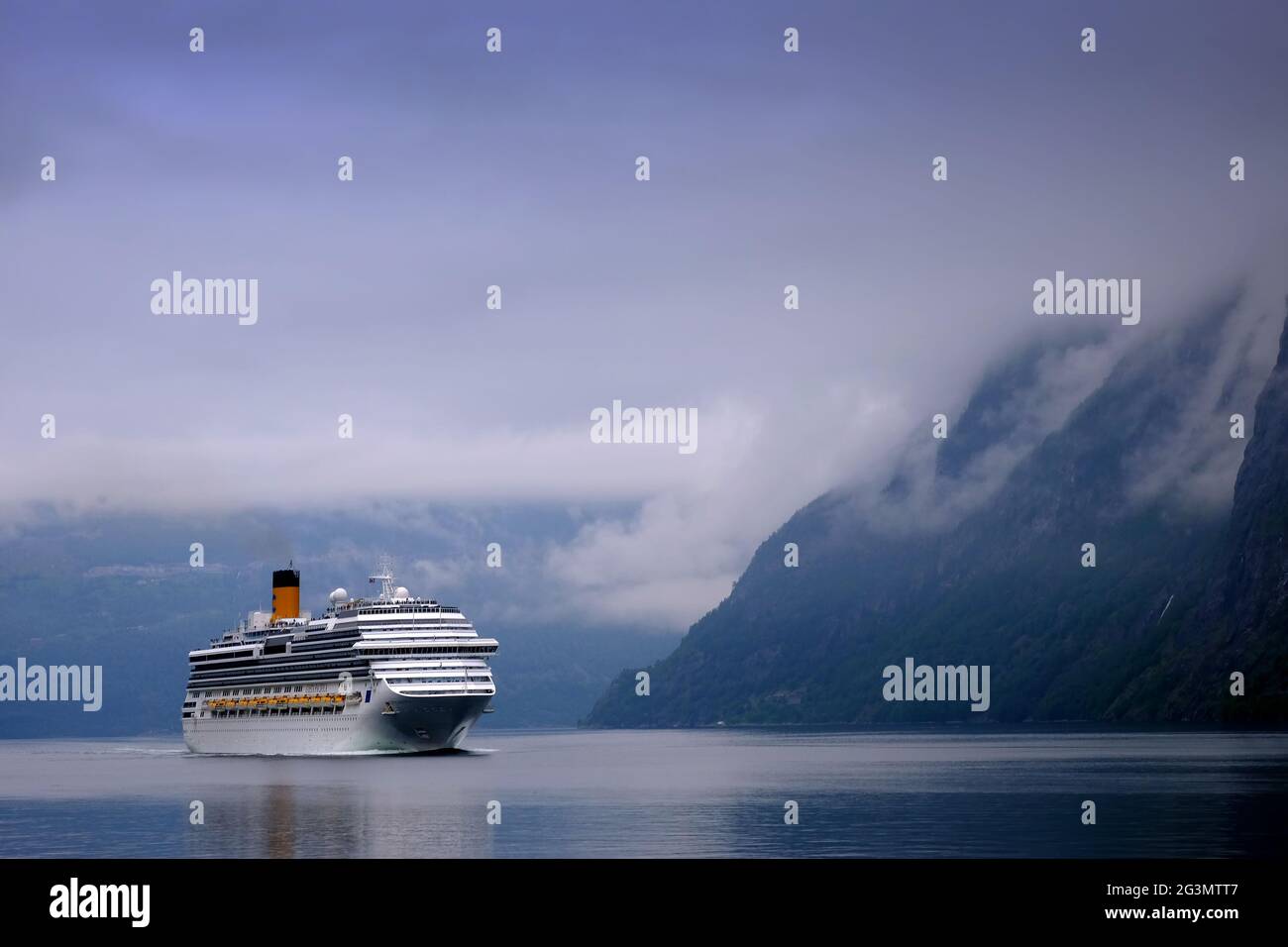 Hardanger fjorden hi-res stock photography and images - Alamy
