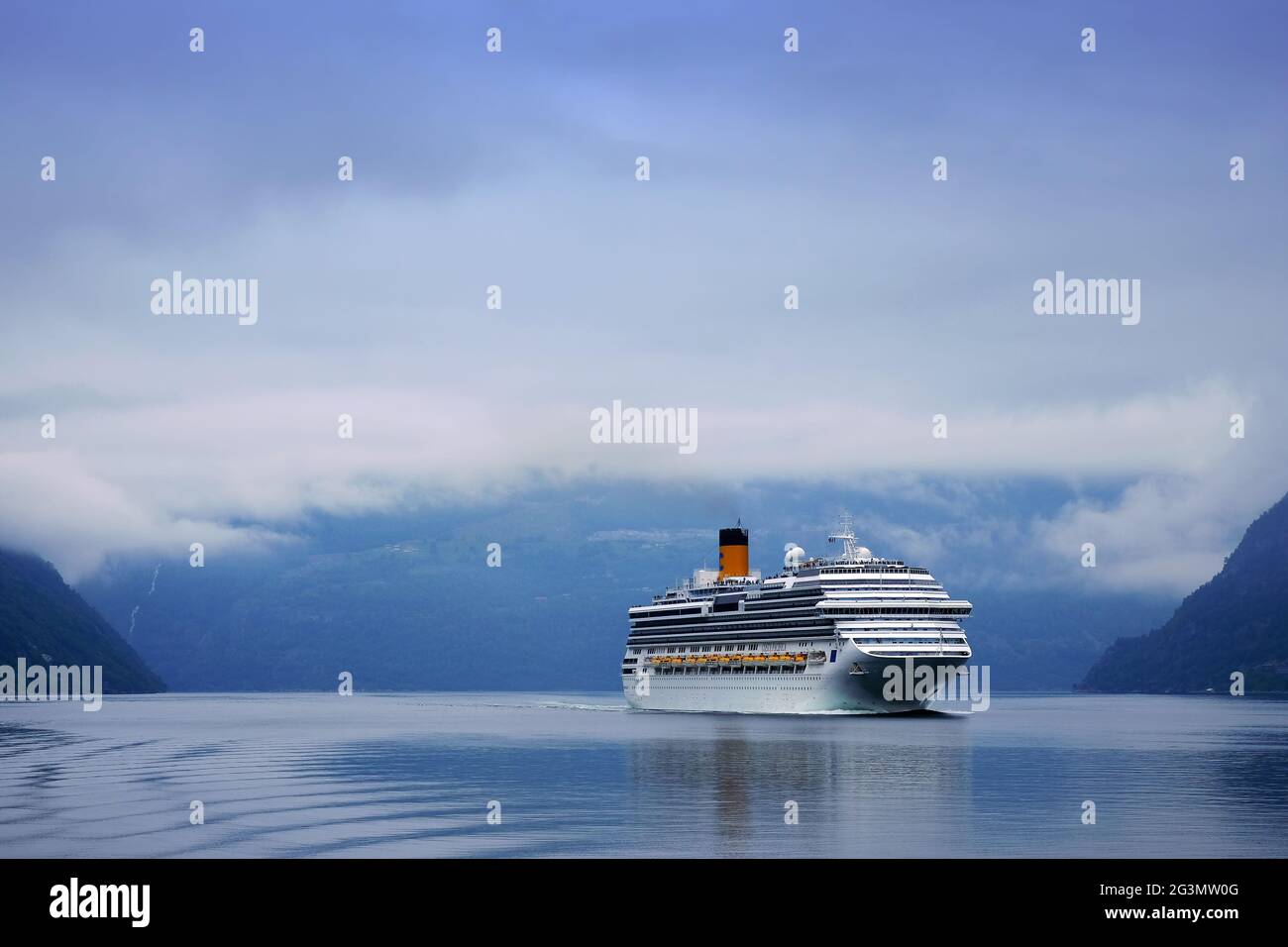 Hardanger fjorden hi-res stock photography and images - Alamy