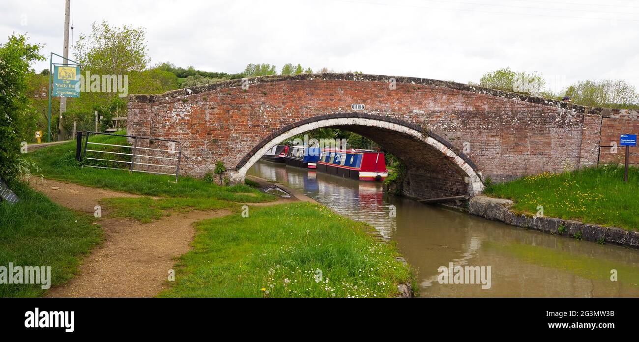 Napton narrowboats hi-res stock photography and images - Alamy