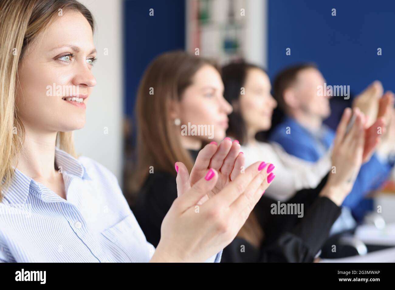 Congratulation applause hi-res stock photography and images - Alamy