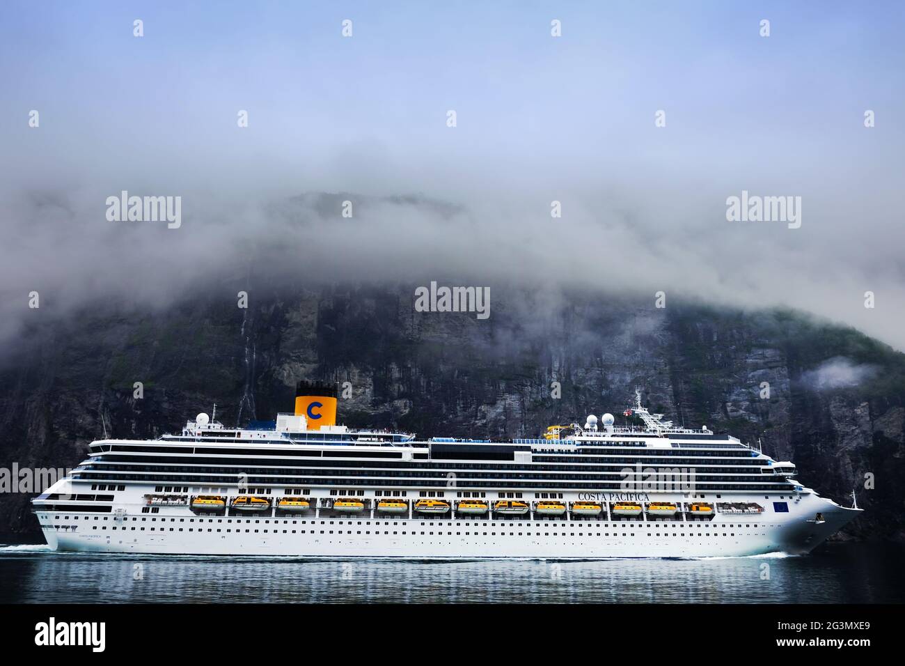 Hardanger fjorden hi-res stock photography and images - Alamy