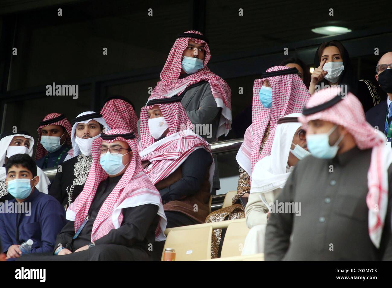 "20.02.2021, Riad, Riyadh, Saudi Arabia - Arab men wear mouth-nose ...