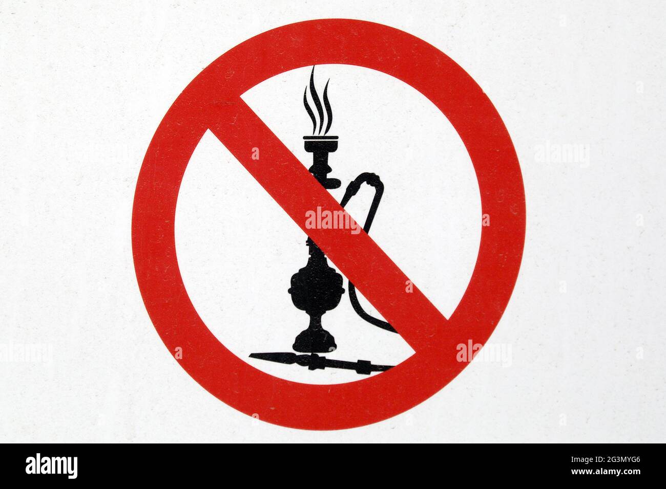 "26.03.2021, Dubai, , United Arab Emirates - Sign: Shisha smoking ...