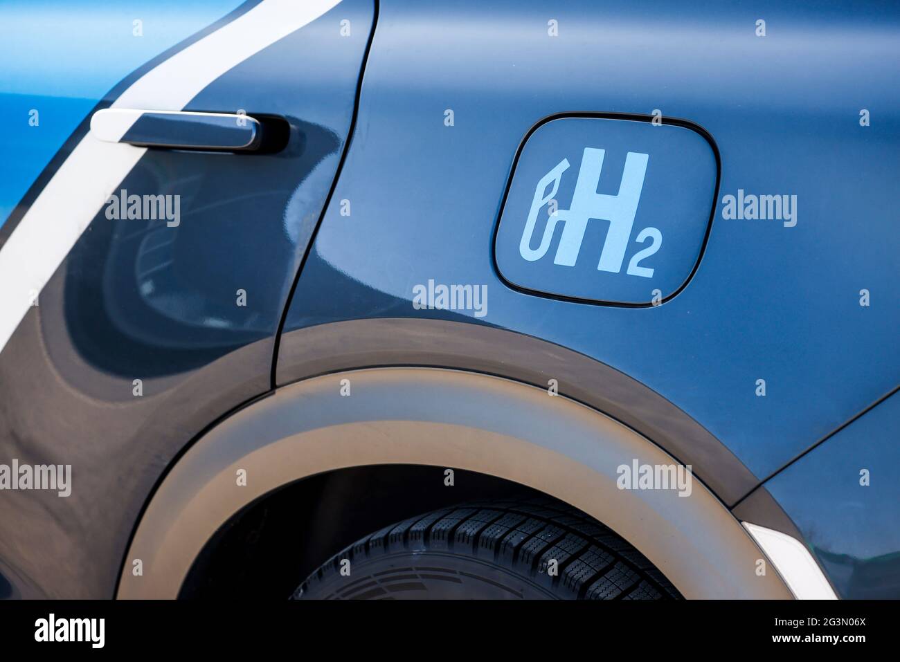 Hydrogen h2 fuel cell tank hi-res stock photography and images - Alamy