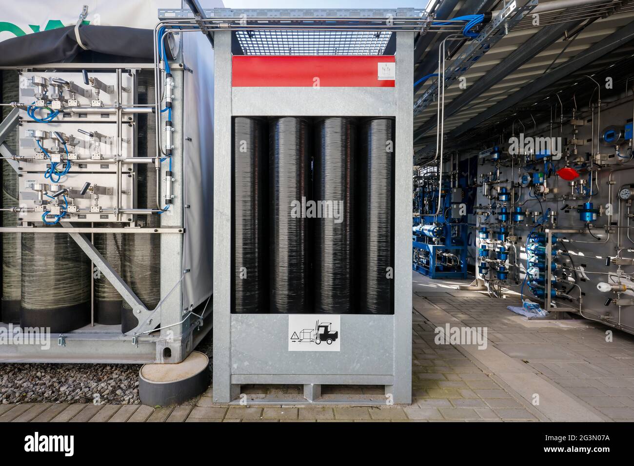 Hydrogen test laboratory hi-res stock photography and images - Alamy