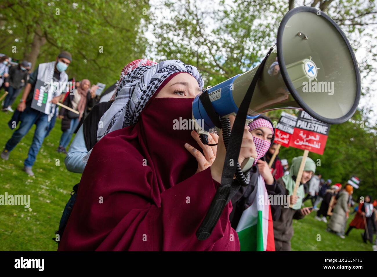 Megaphone arab hi-res stock photography and images - Alamy