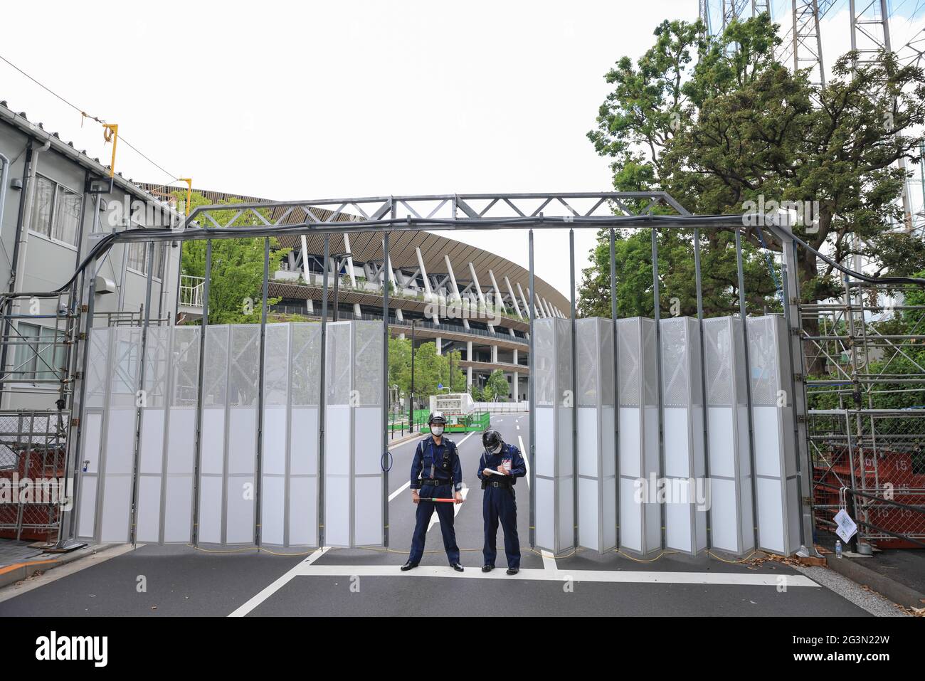 Japanese security guards hi-res stock photography and images - Alamy