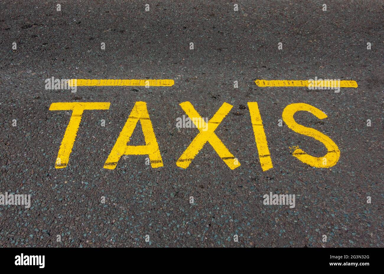Sign taxis hi-res stock photography and images - Alamy