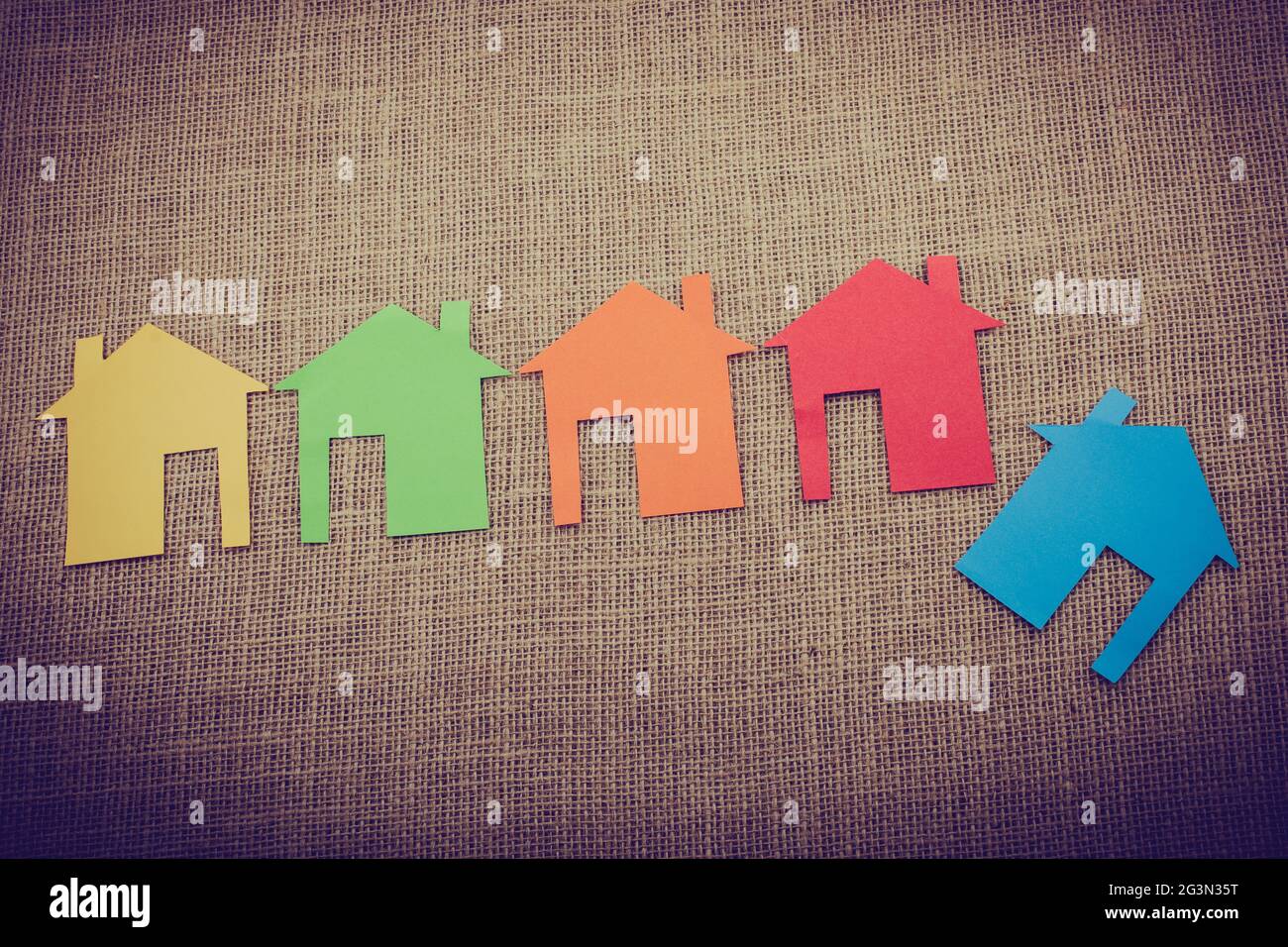 Cardboard house cut out hi-res stock photography and images - Alamy