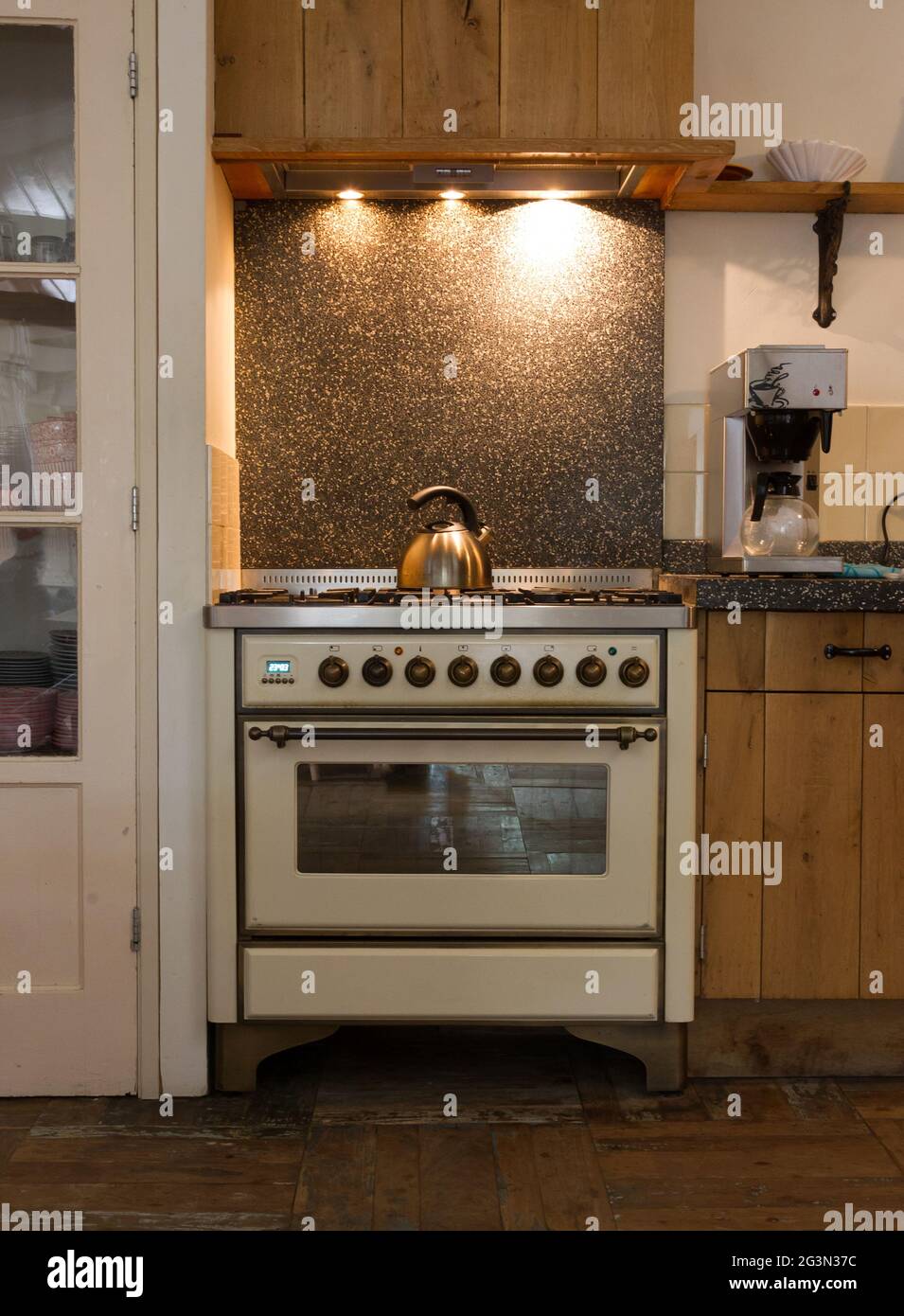 Kitchen appliance 1970s hi-res stock photography and images - Alamy