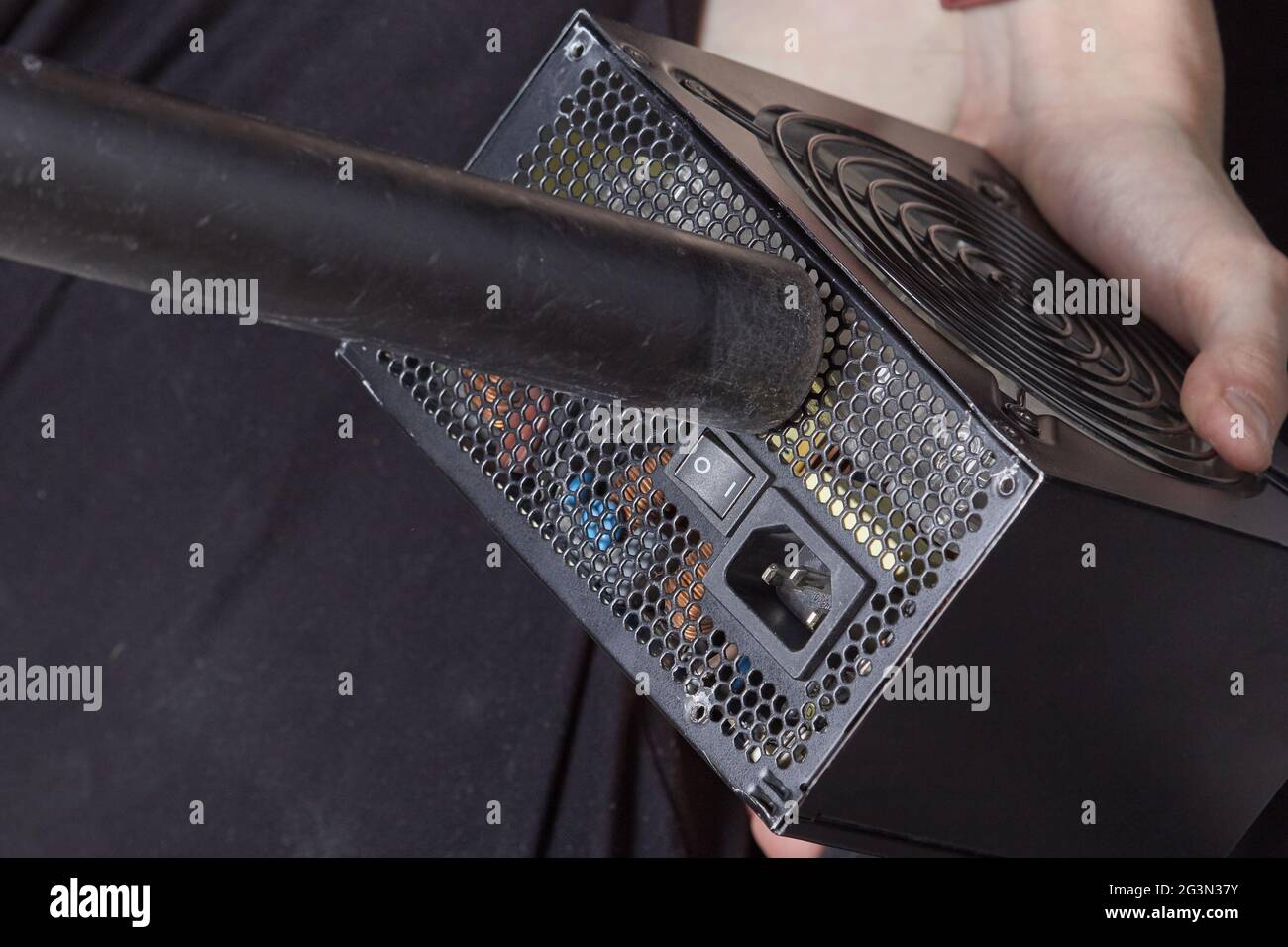 Computer chip cleaning hi-res stock photography and images - Alamy