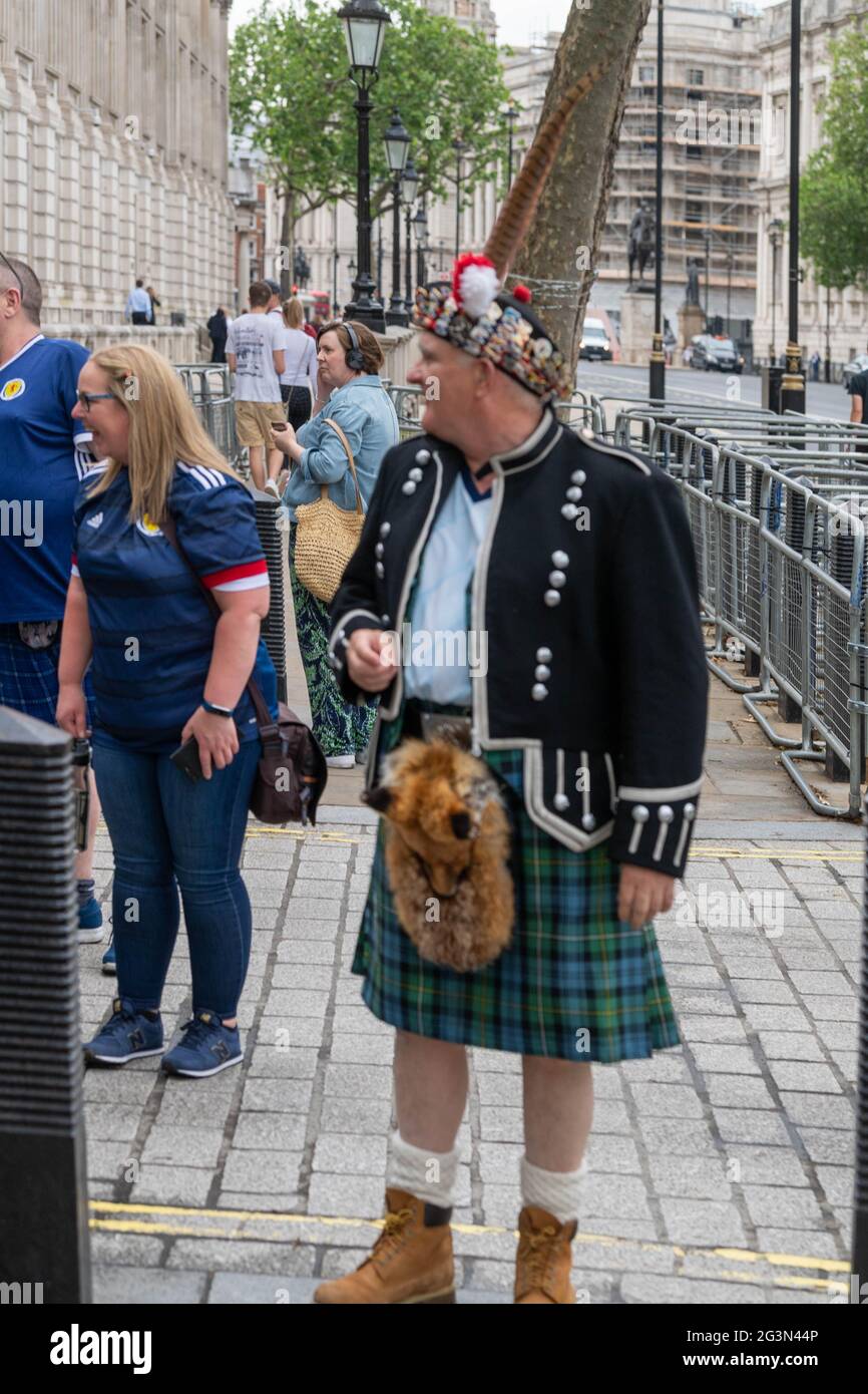 Scottish football fans hi-res stock photography and images - Alamy