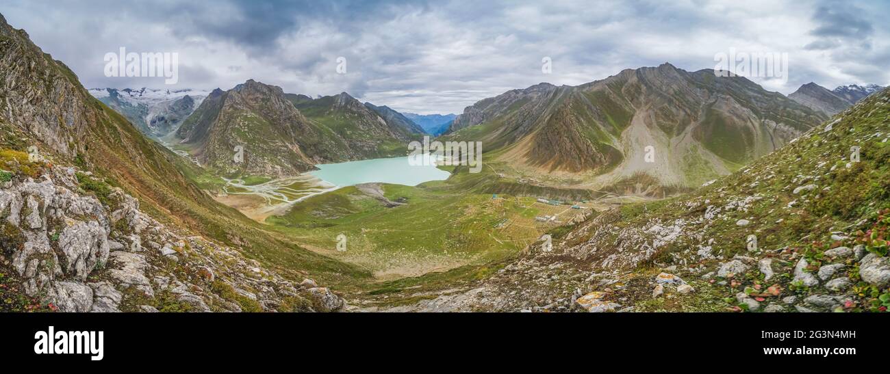 Sheshnag lake in Kashmir Stock Photo - Alamy