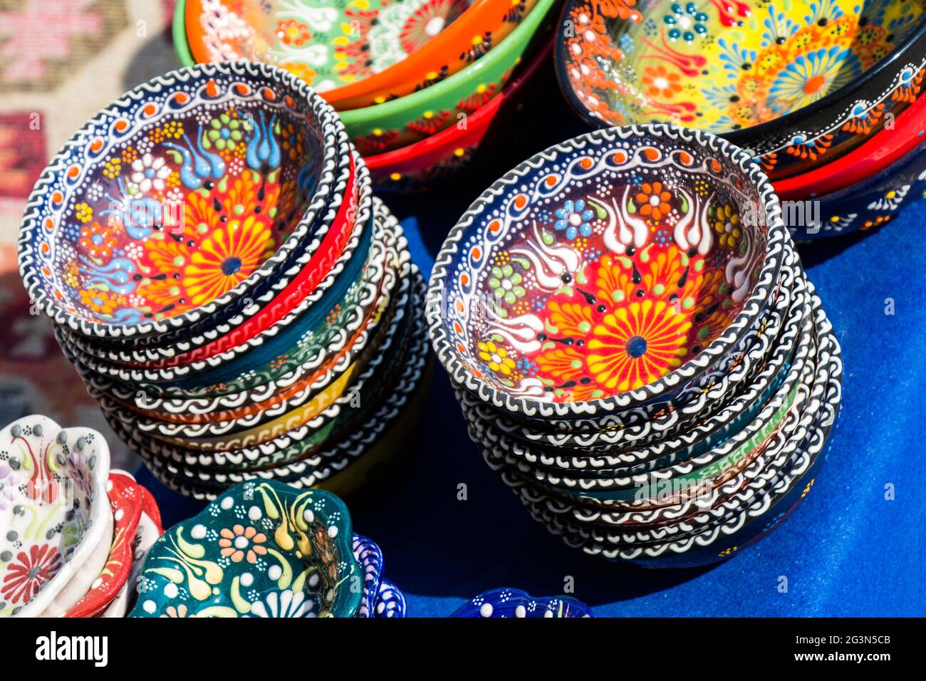 Turkish ceramic plates hi-res stock photography and images - Alamy