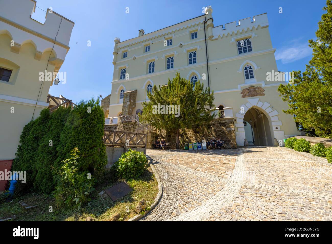 Trakoscan castle in rural Croatia Stock Photo - Alamy