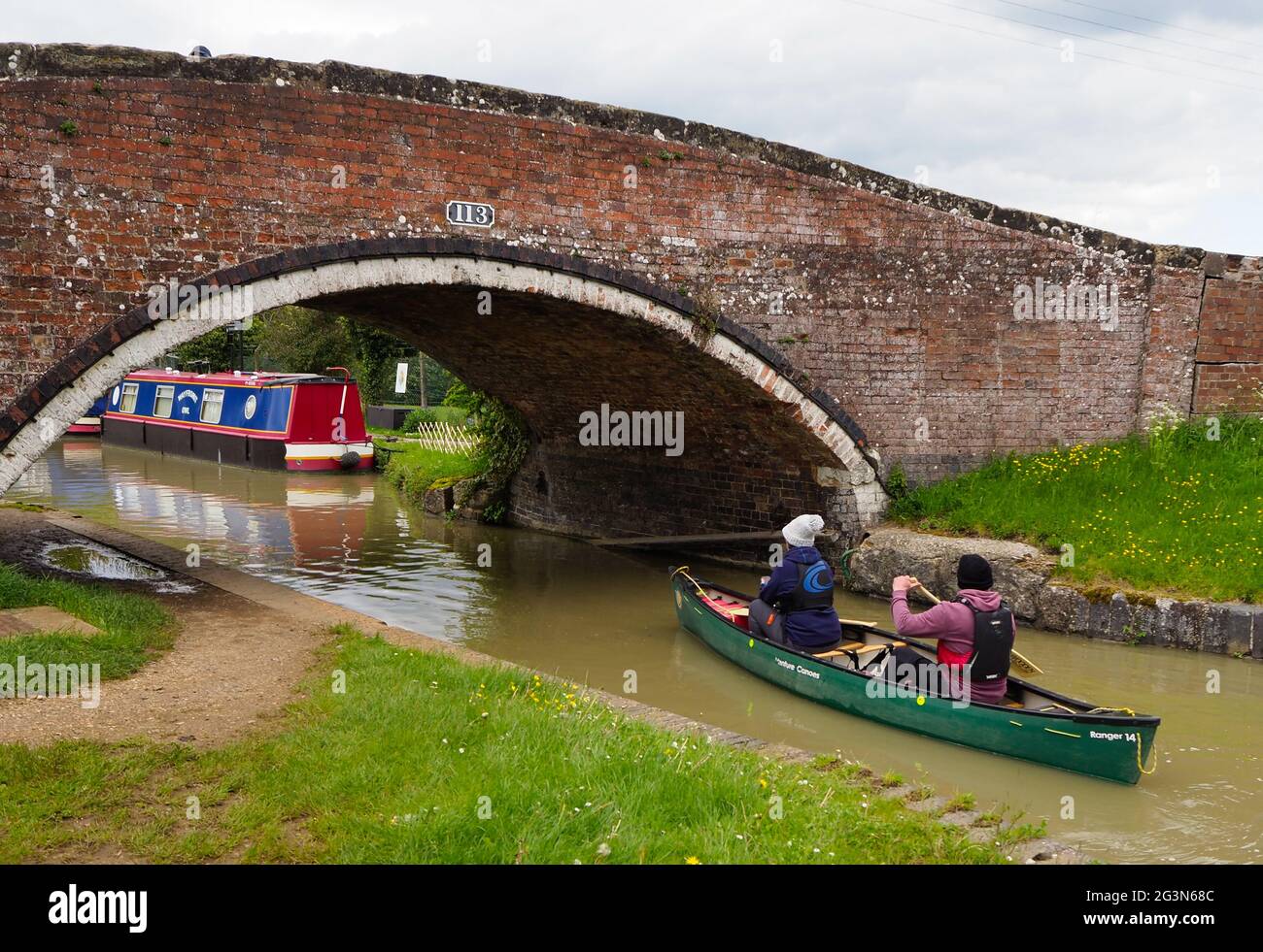 Oxford canal canoe hi-res stock photography and images - Alamy