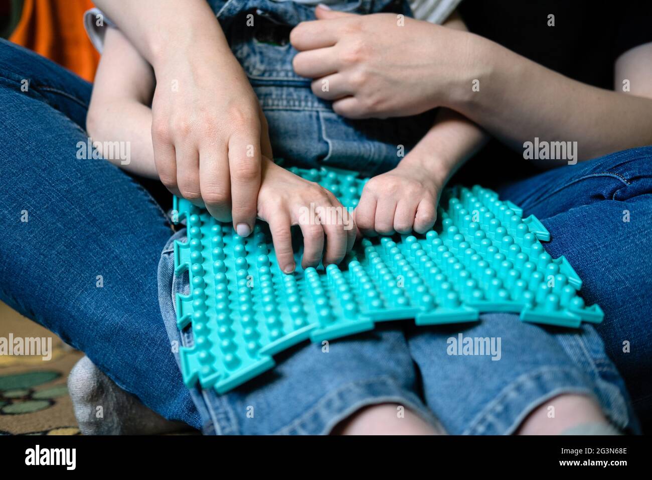 Sensory Play for Kids with Special Needs. Activities for kids with ...