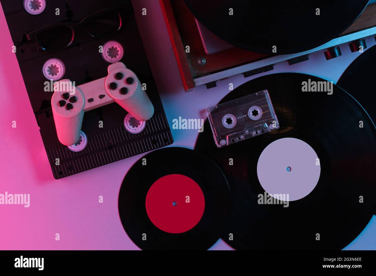 Vinyl playe hi-res stock photography and images - Alamy