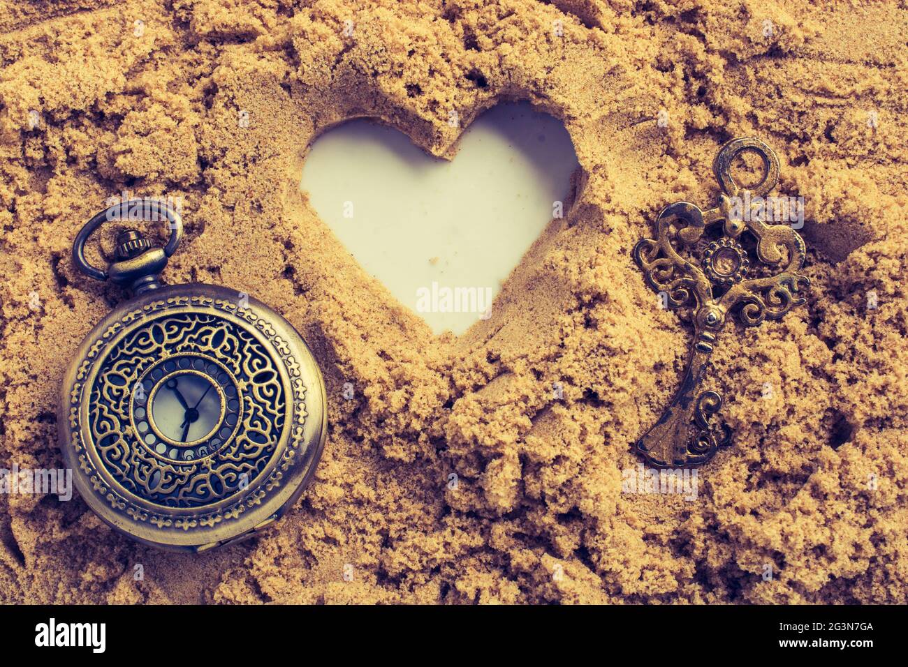 Pocket watch sand hi-res stock photography and images - Alamy