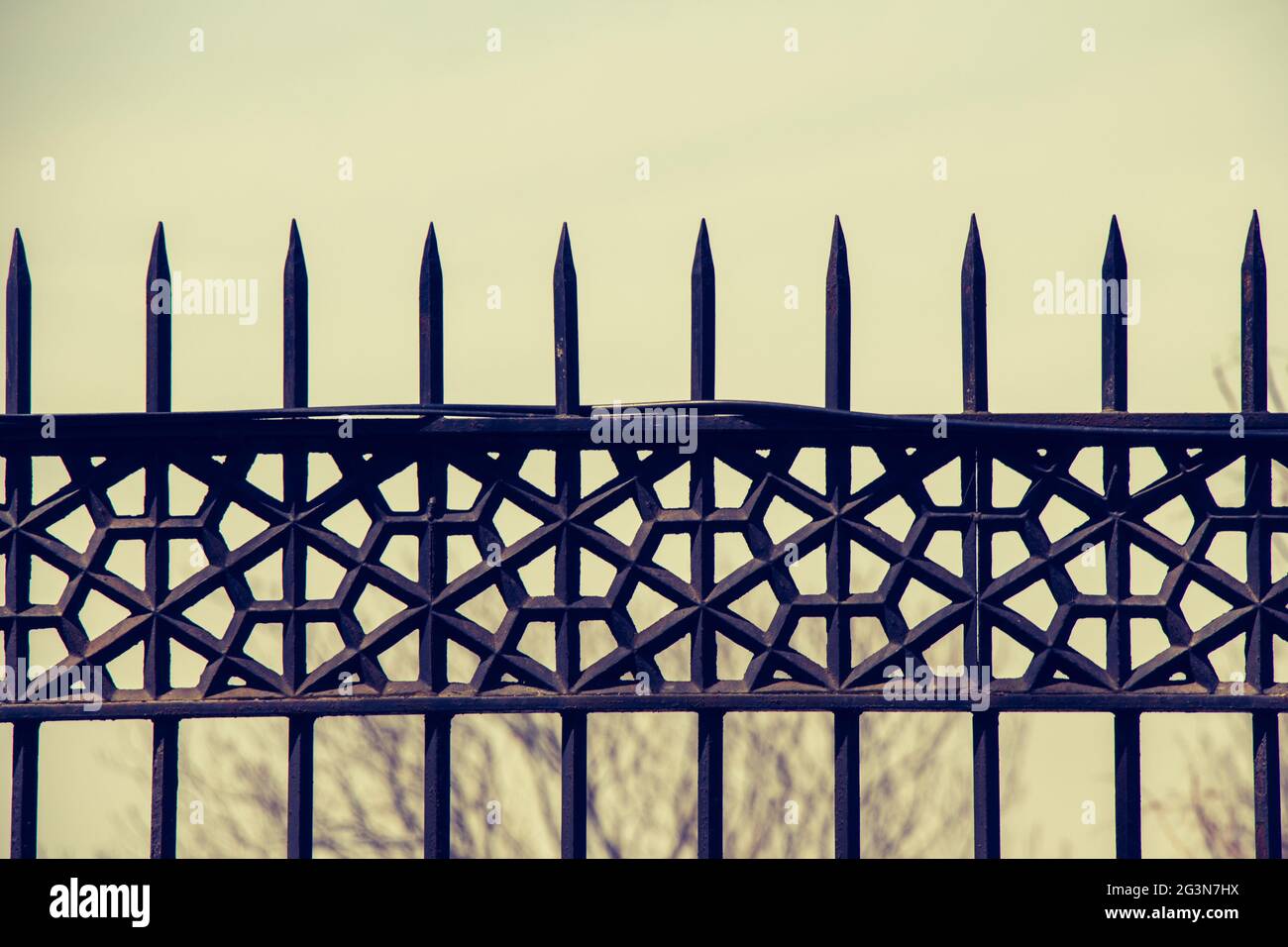 Metal boundary fence hi-res stock photography and images - Alamy