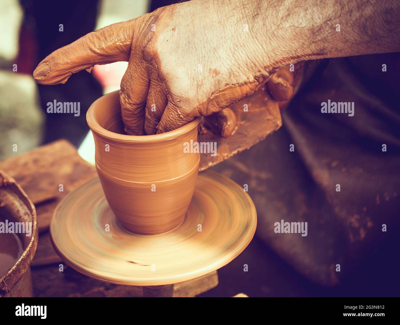 Shaping hands hi-res stock photography and images - Alamy