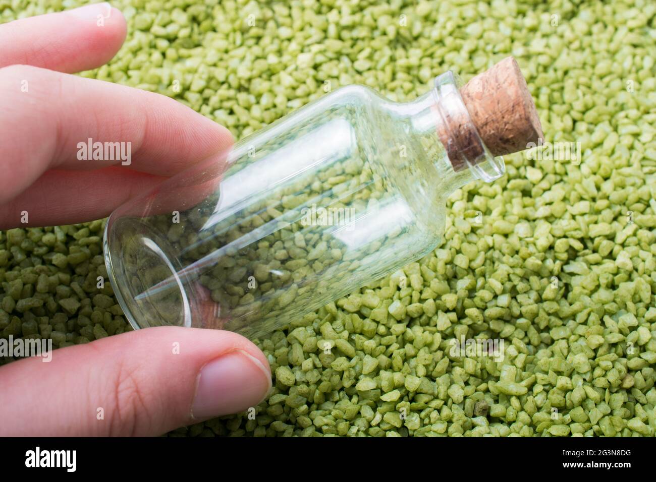 Hand bottle empty hi-res stock photography and images - Alamy