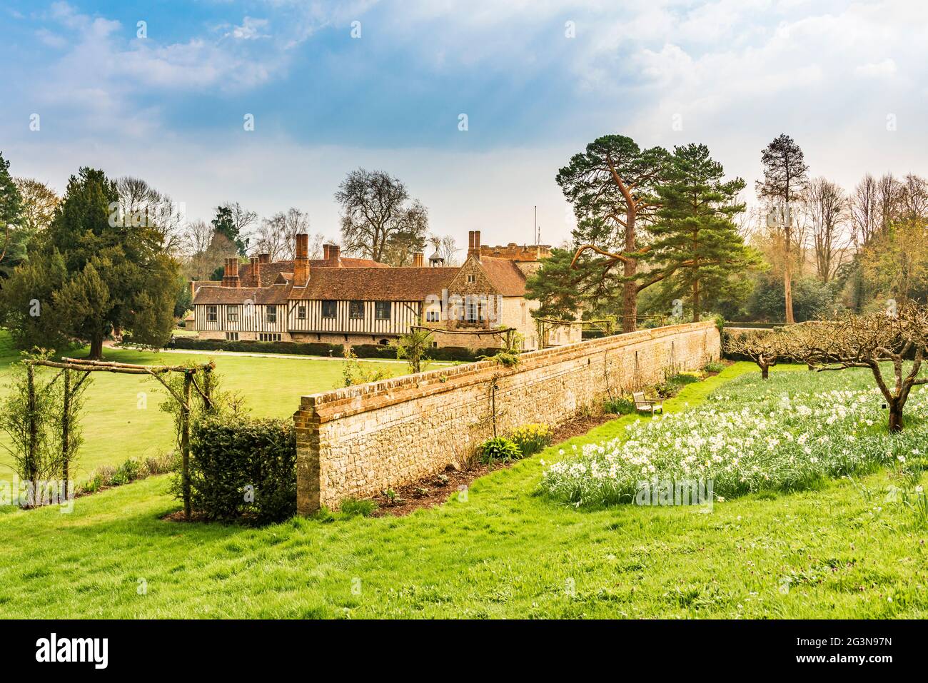 14th Century Manor House High Resolution Stock Photography and Images ...