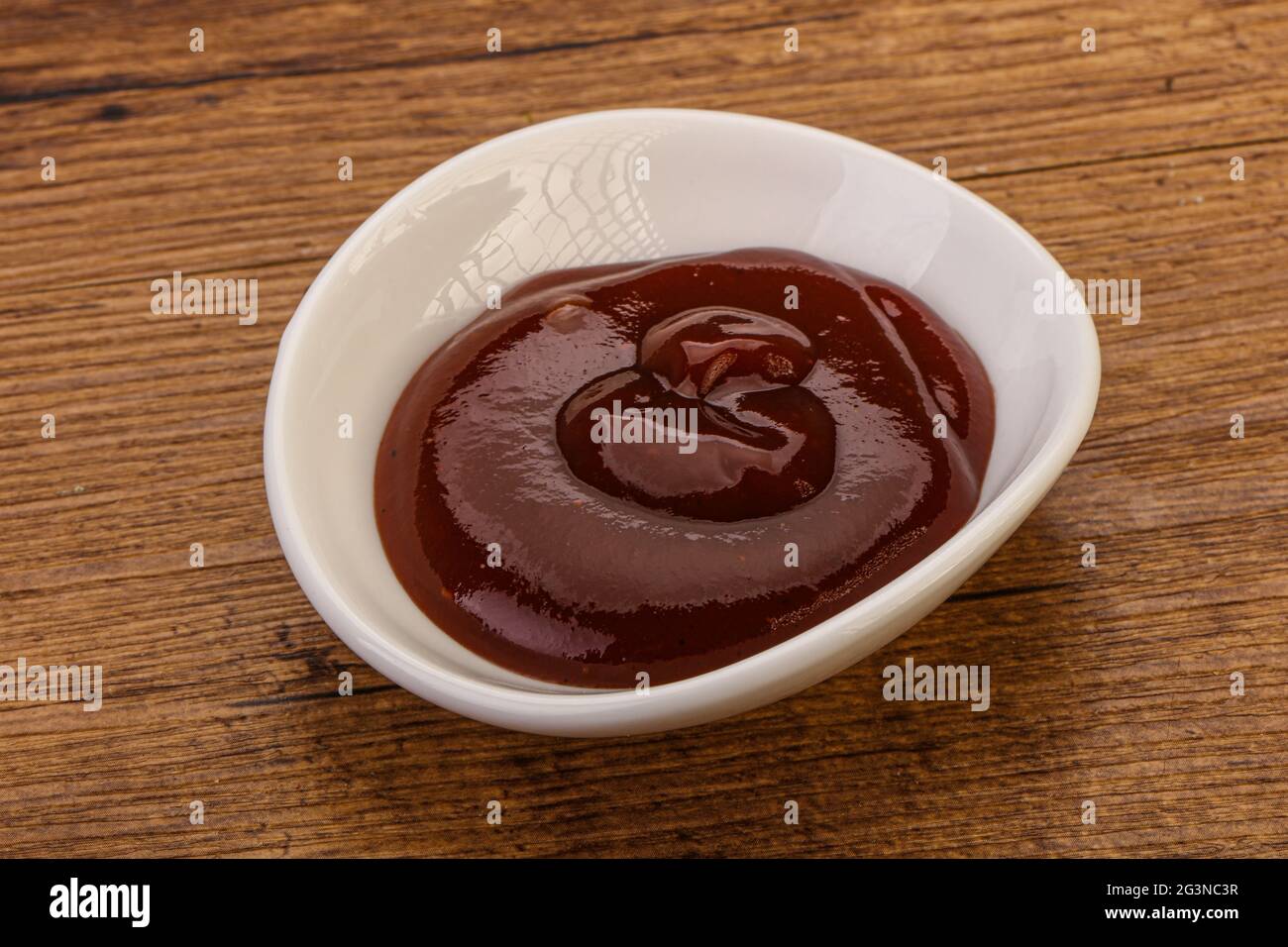 Traditional tomato Barbicue sauce in the bowl Stock Photo - Alamy