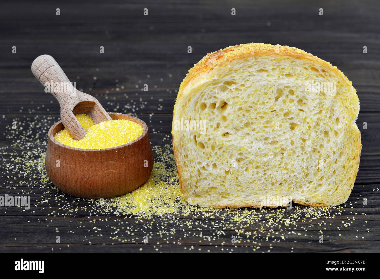 Whole cornmeal hi-res stock photography and images - Alamy