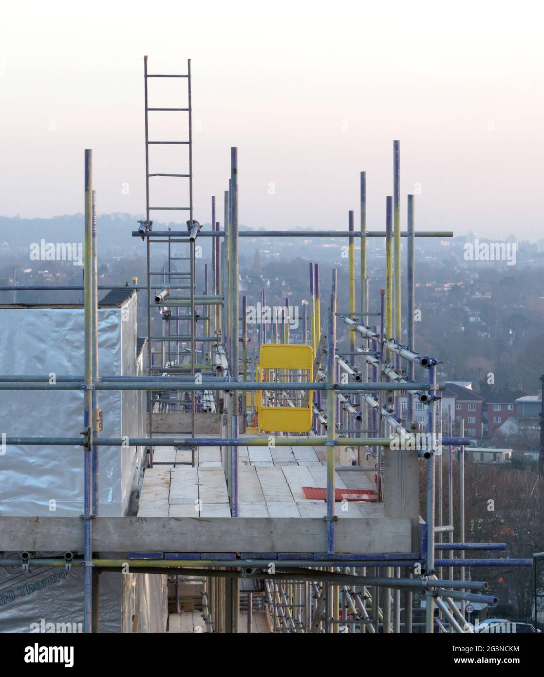 London, United Kingdom - Februari 22, 2019 : A new building under ...