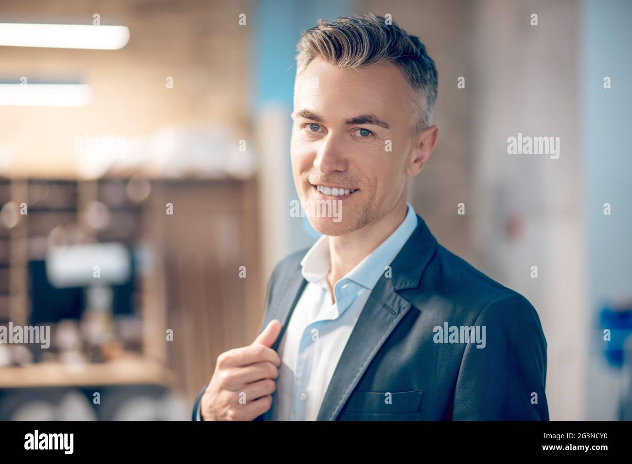 Project reliability hi-res stock photography and images - Alamy