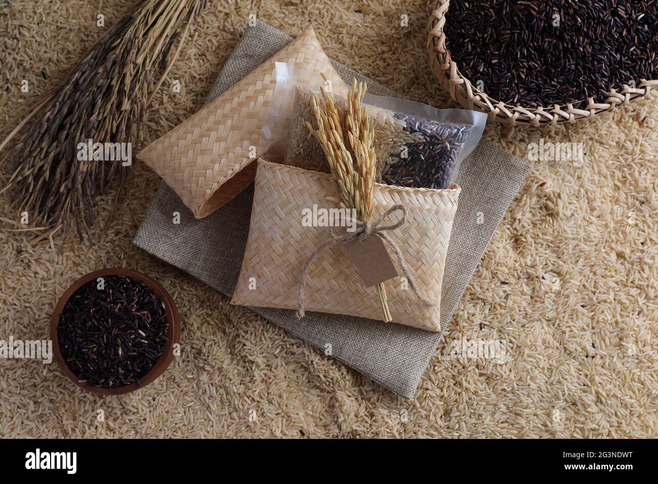 Organic raw brown rice and riceberry rice in close up Stock Photo - Alamy