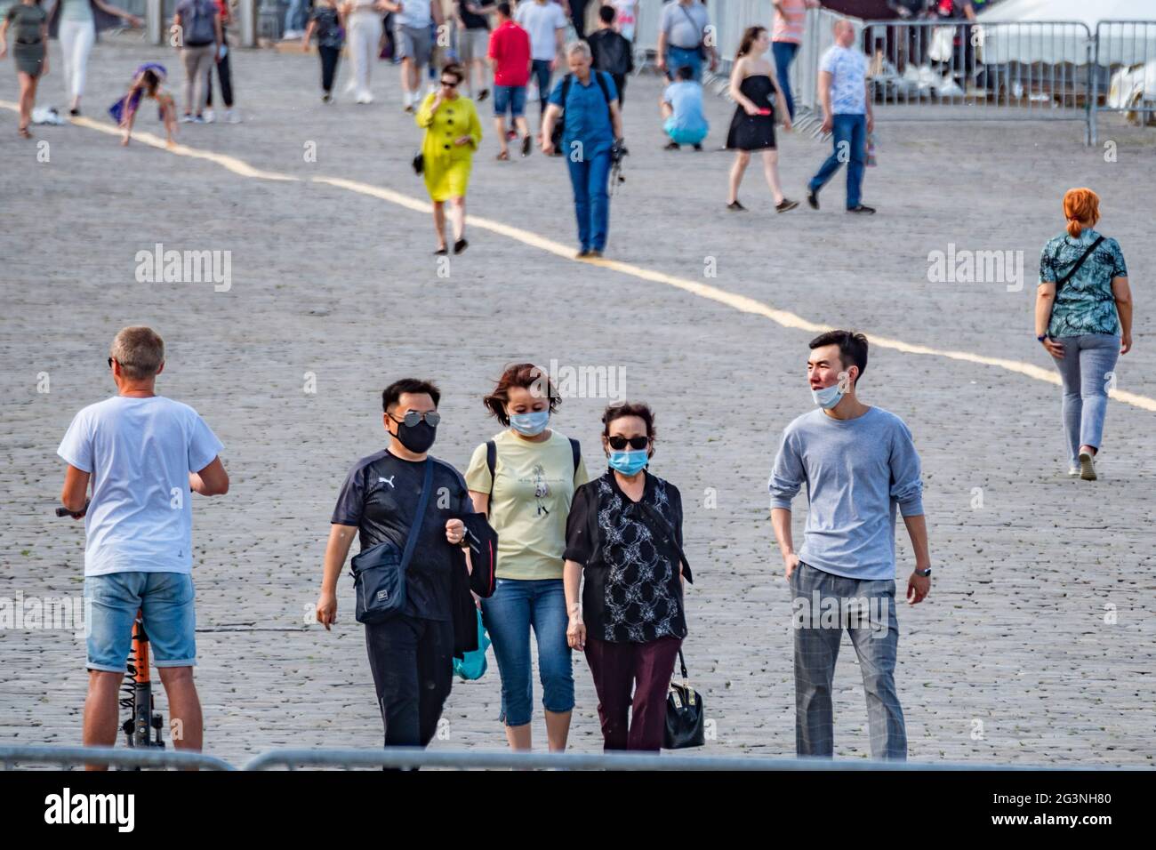 Russia, Moscow. People on city street Stock Photo - Alamy