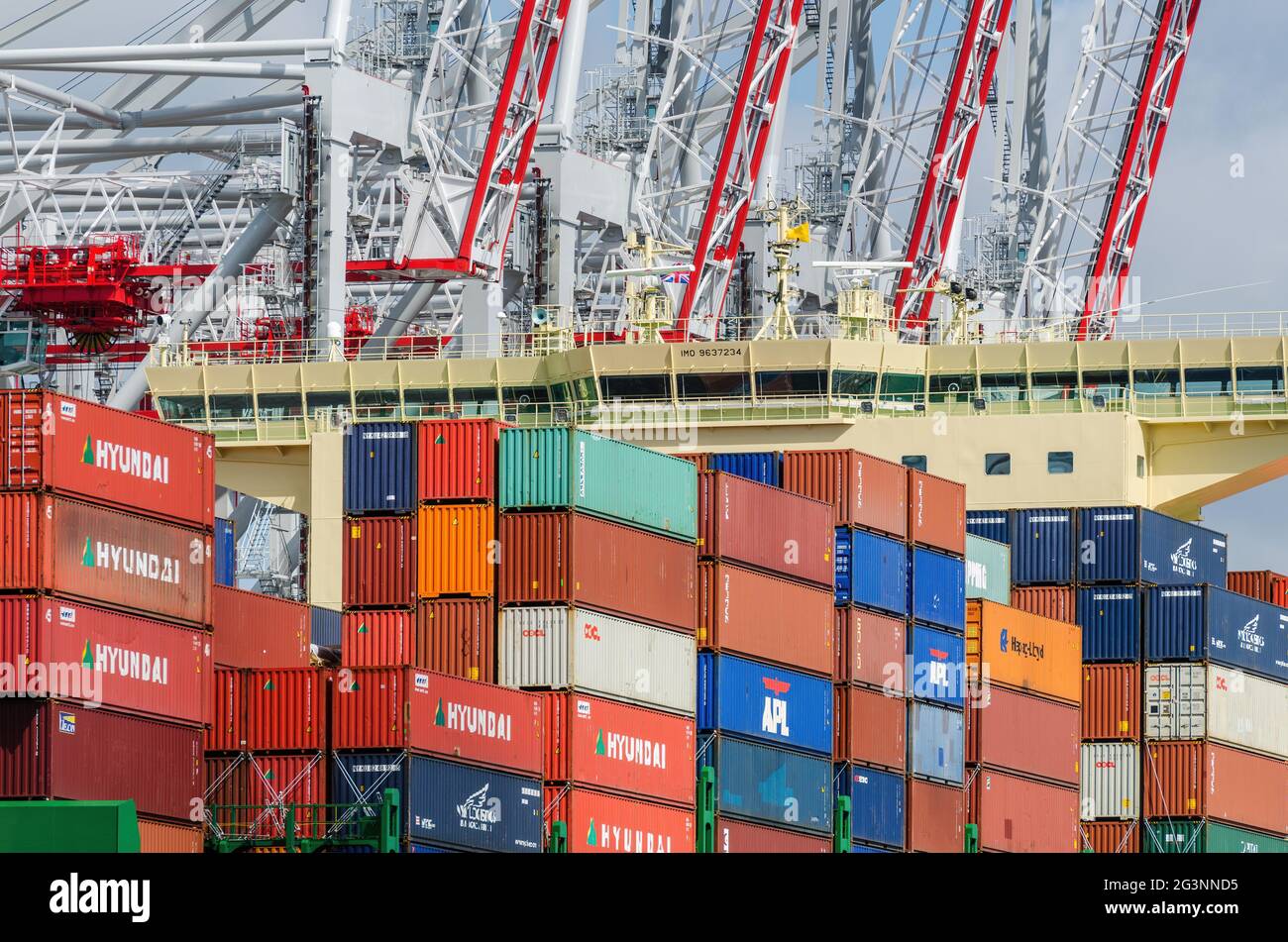 Dp world logistics hi-res stock photography and images - Alamy