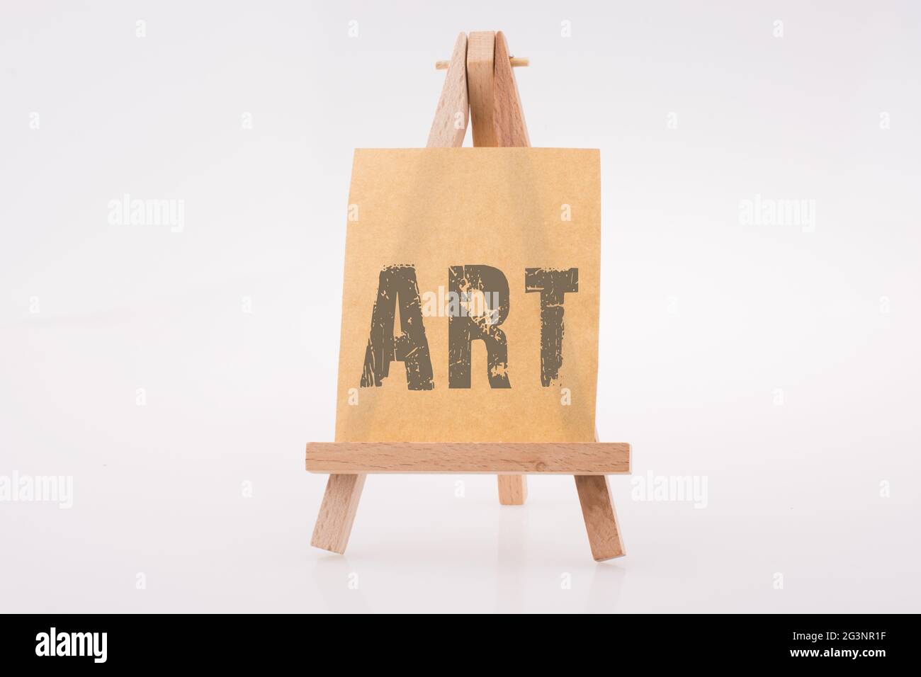 Art wording on notepaper on a painting tripod Stock Photo - Alamy